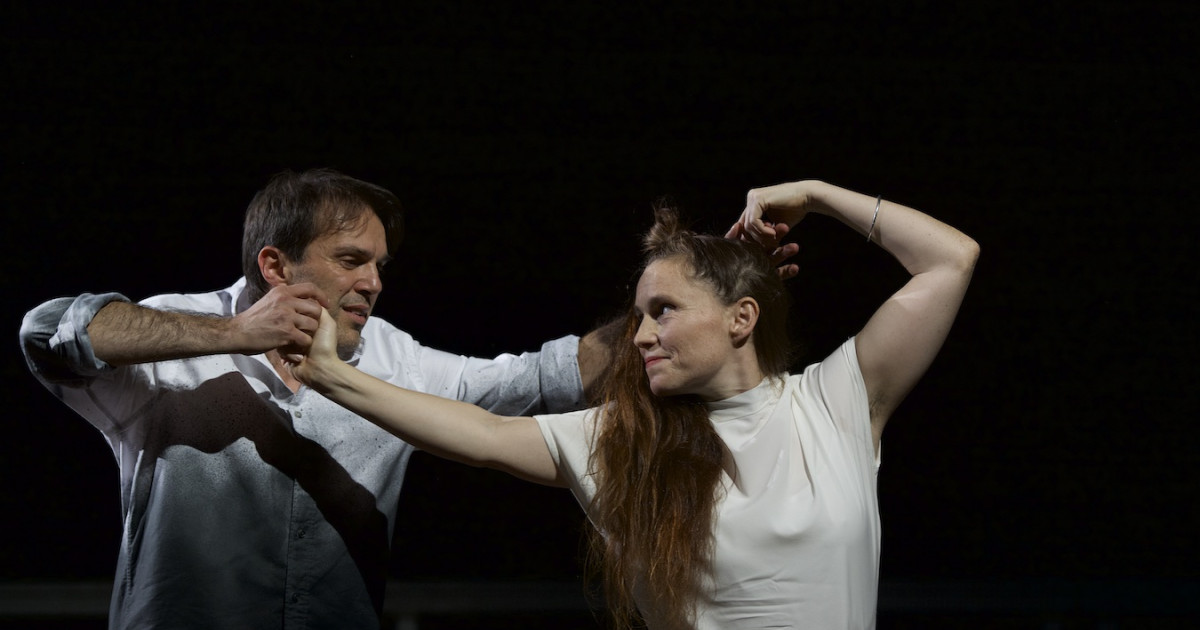 Laura Heinecke: „Feierlichkeiten zur Beerdigung des Kapitalismus“