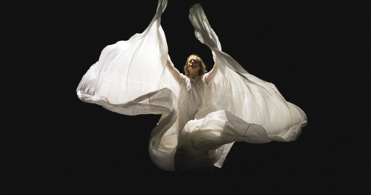 Altmeisterliches Tanz im August Bel Stuart