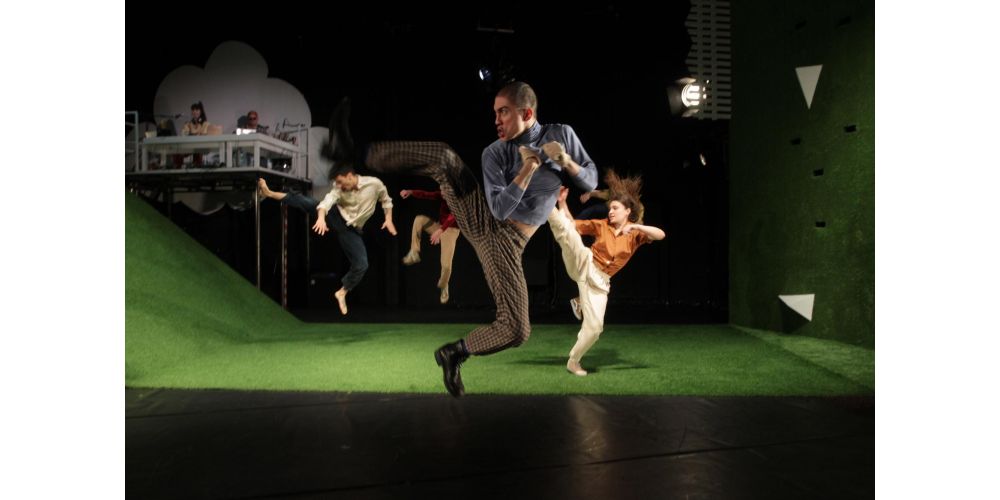 „Will happiness find me?“ am Theater Bremen