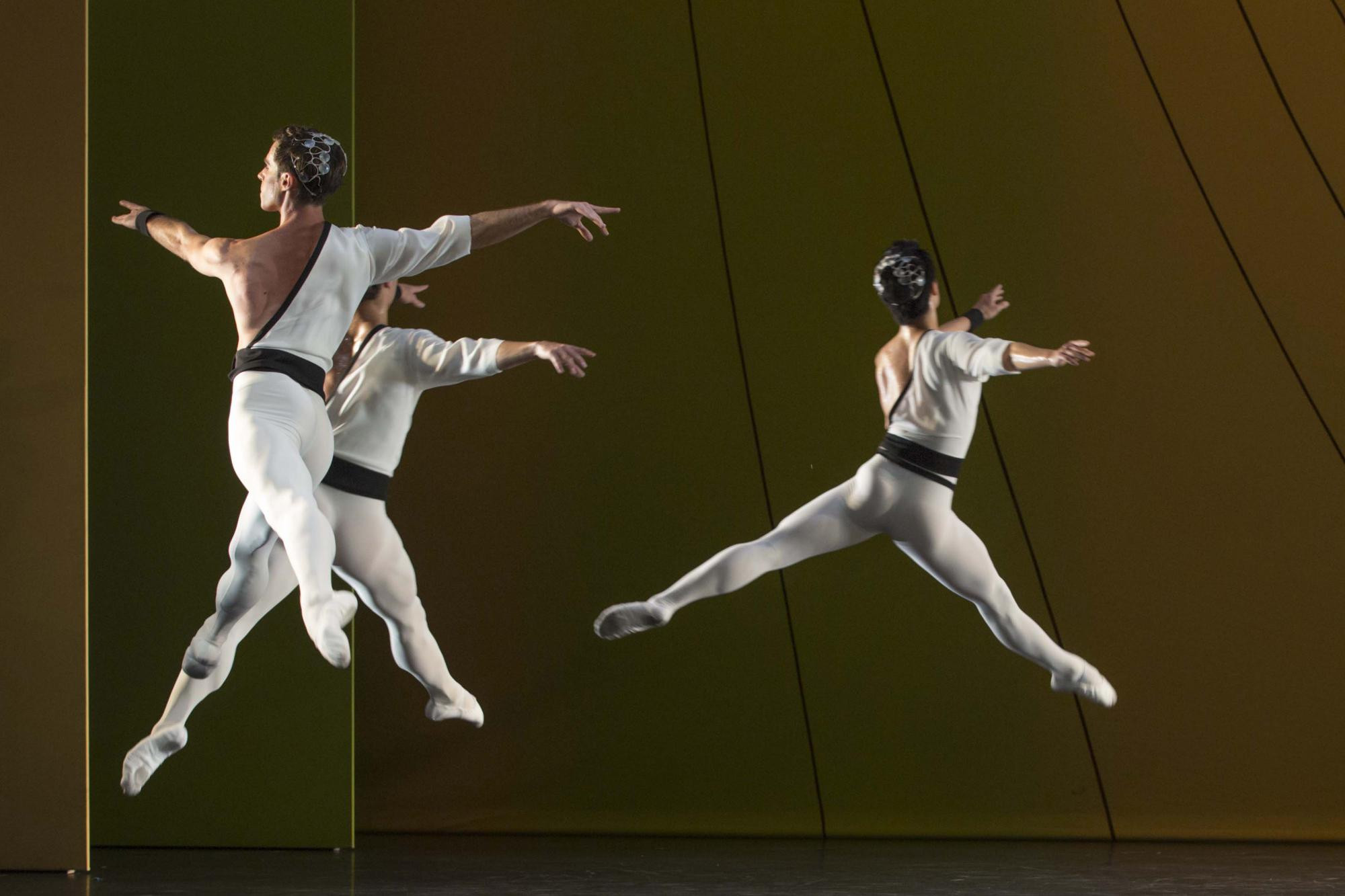 b.25 beim Ballett am Rhein