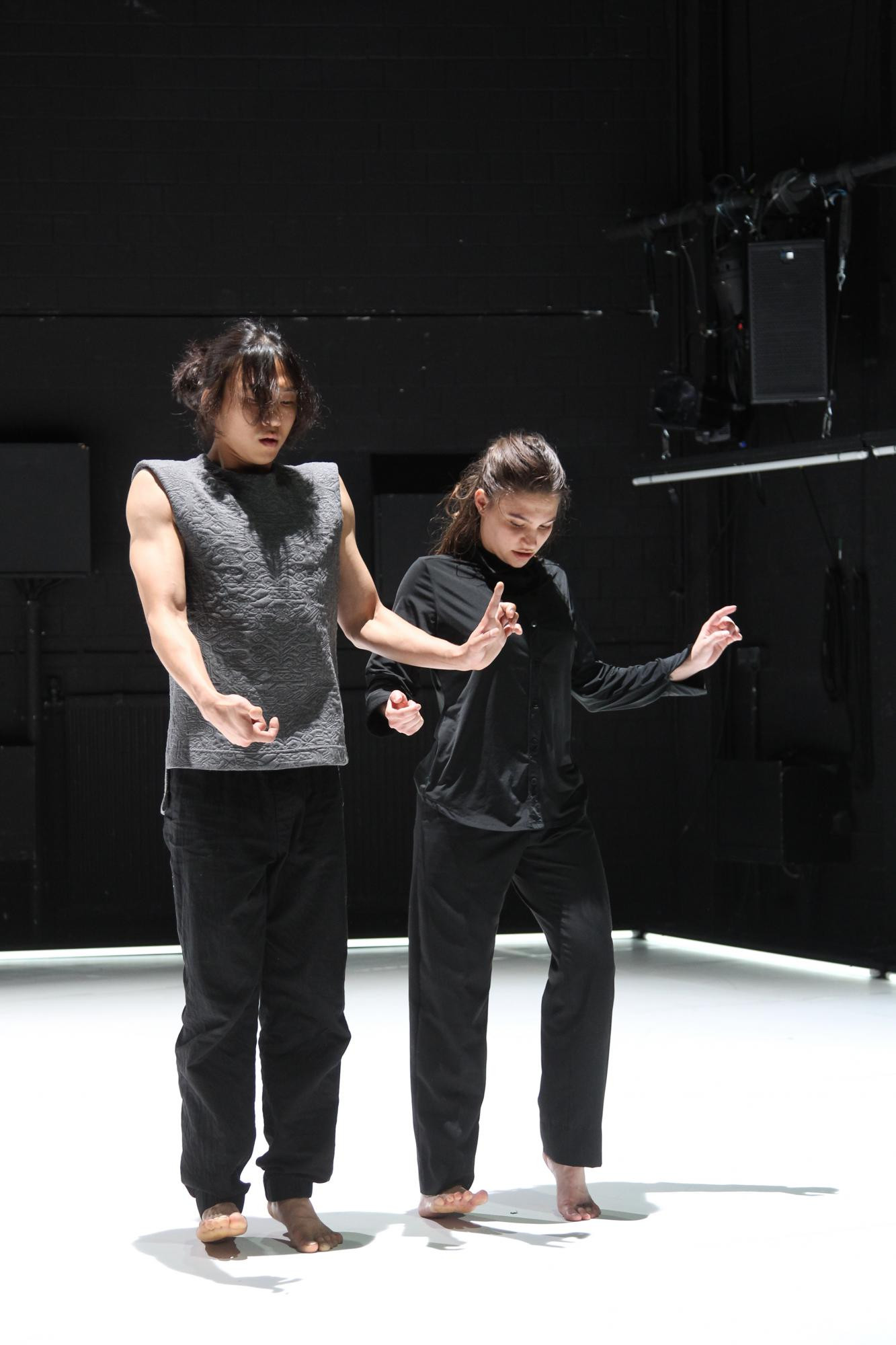 „NEXTtoME“ von Máté Mészáros am Theater Bremen