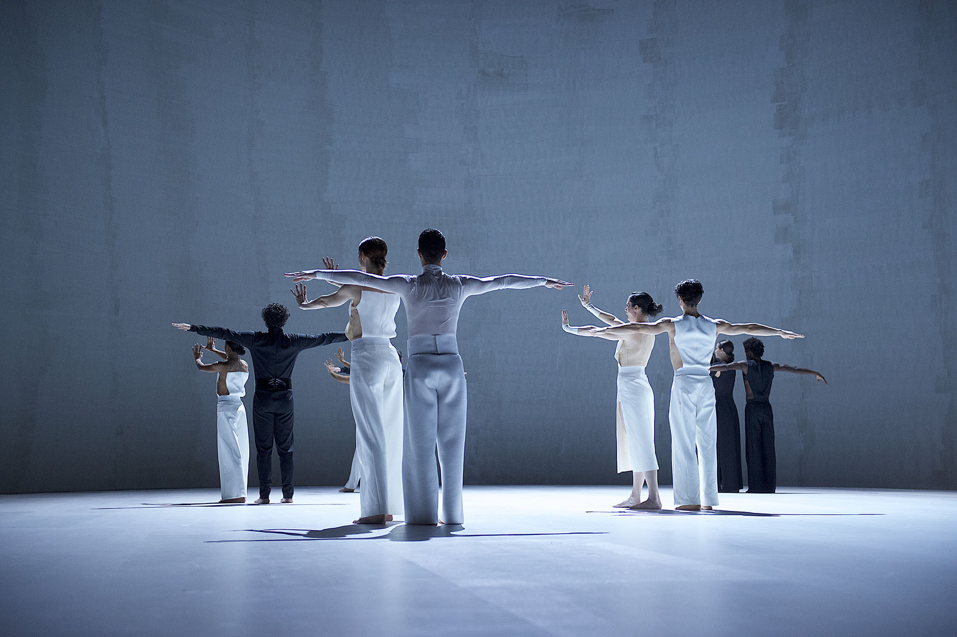 rauschen Sasha Waltzs Guests Volksbühne Berlin