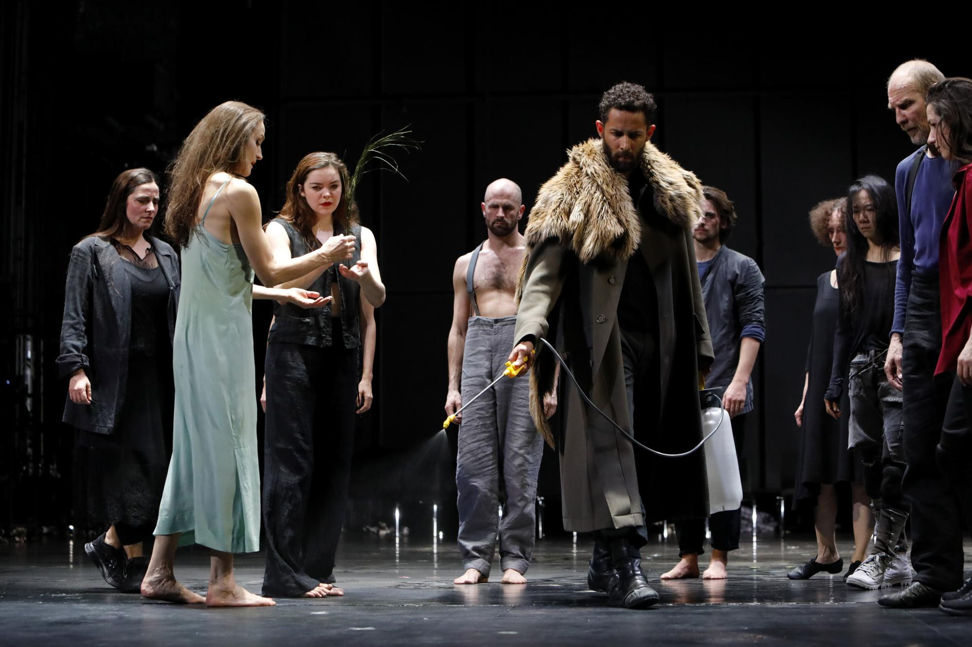 Gefahr lauert überall, Schönheit auch