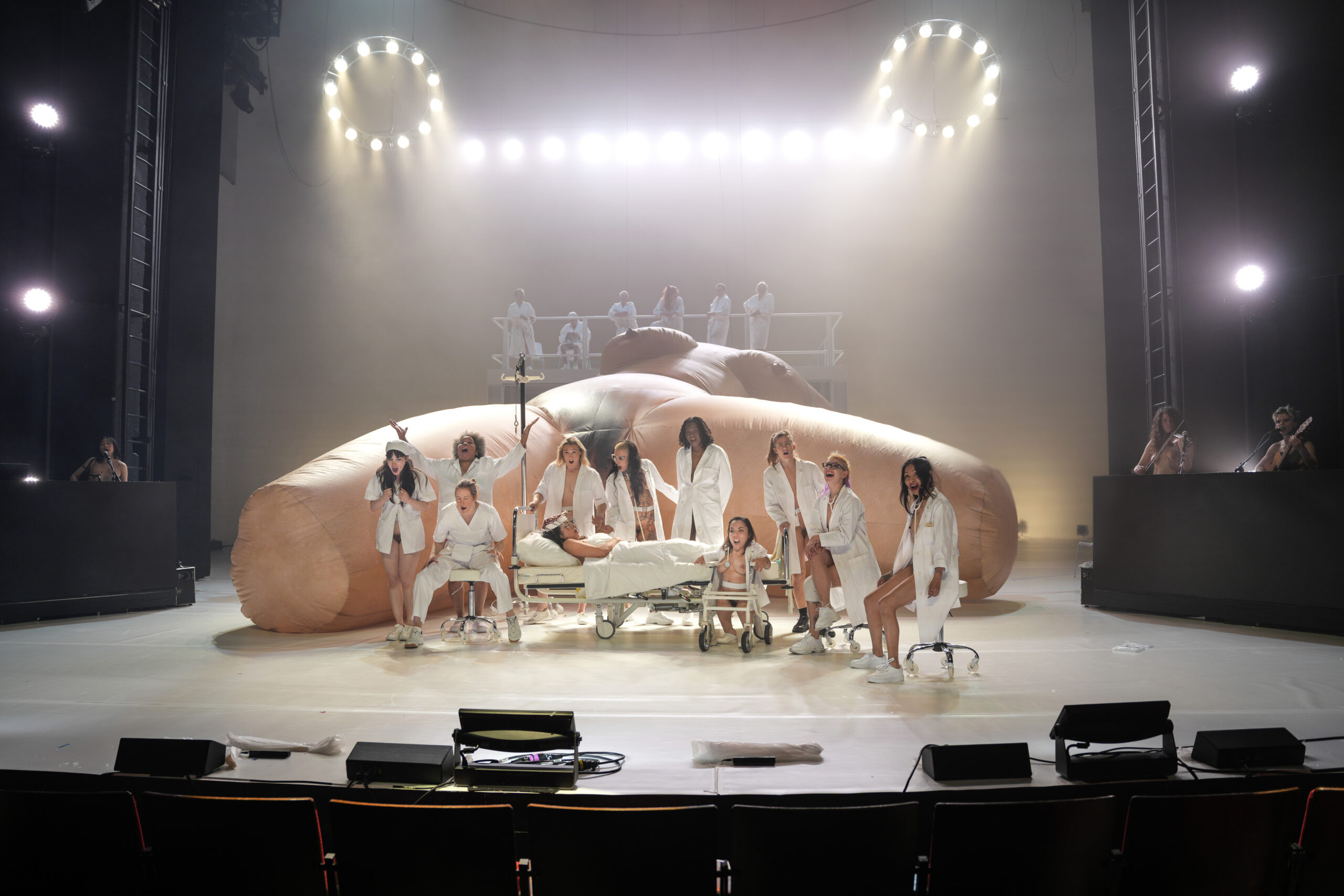 Holzinger Volksbühne Year without Summer