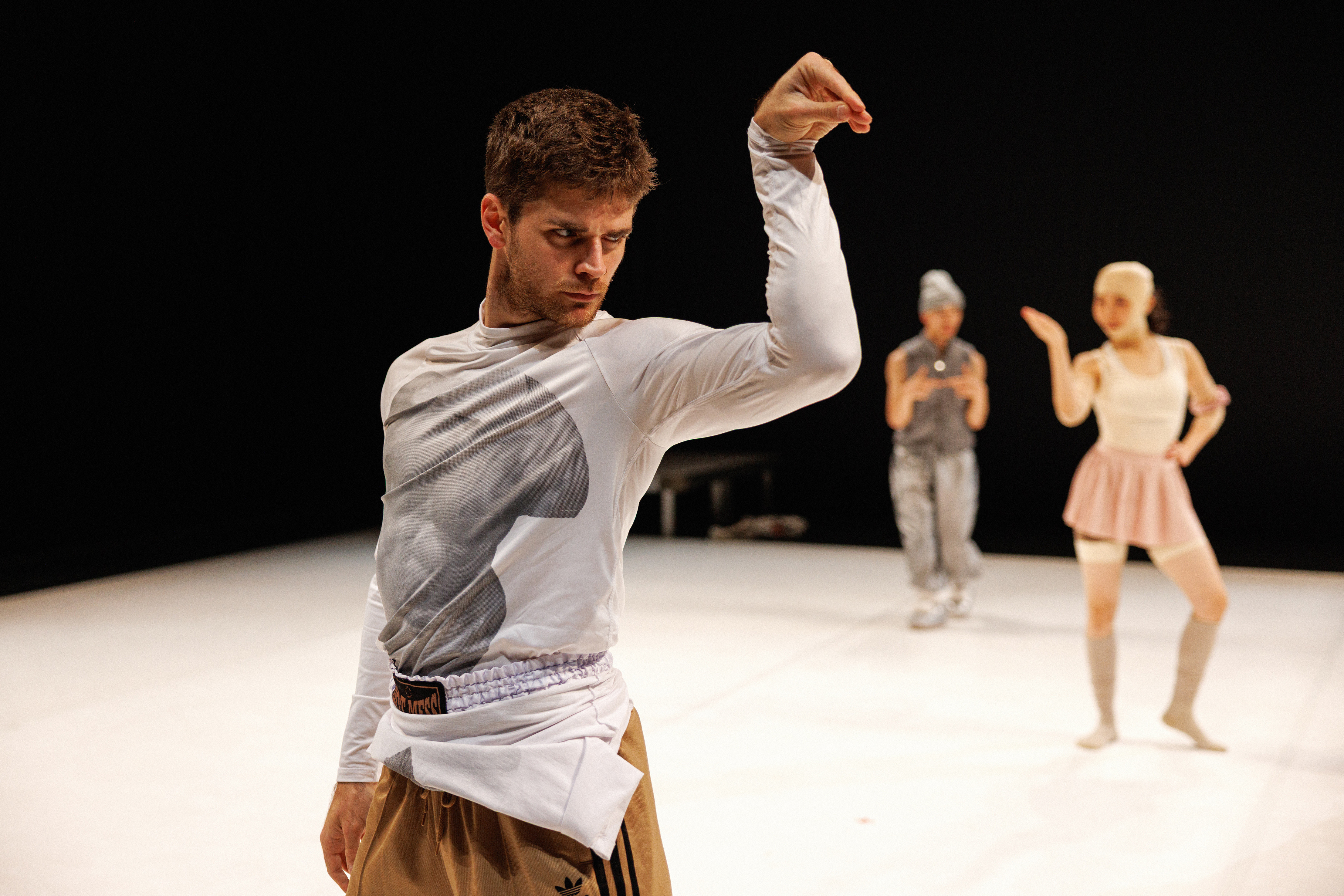 „Hype the Pain“ von Miller de Nobili im Festspielhaus Hellerau